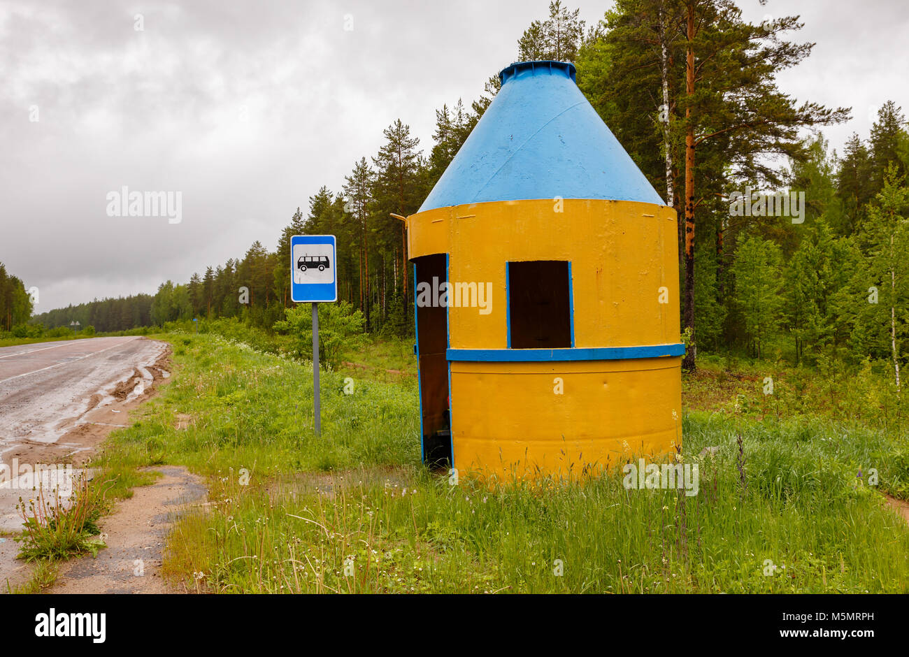 iron bus stop Stock Photo - Alamy
