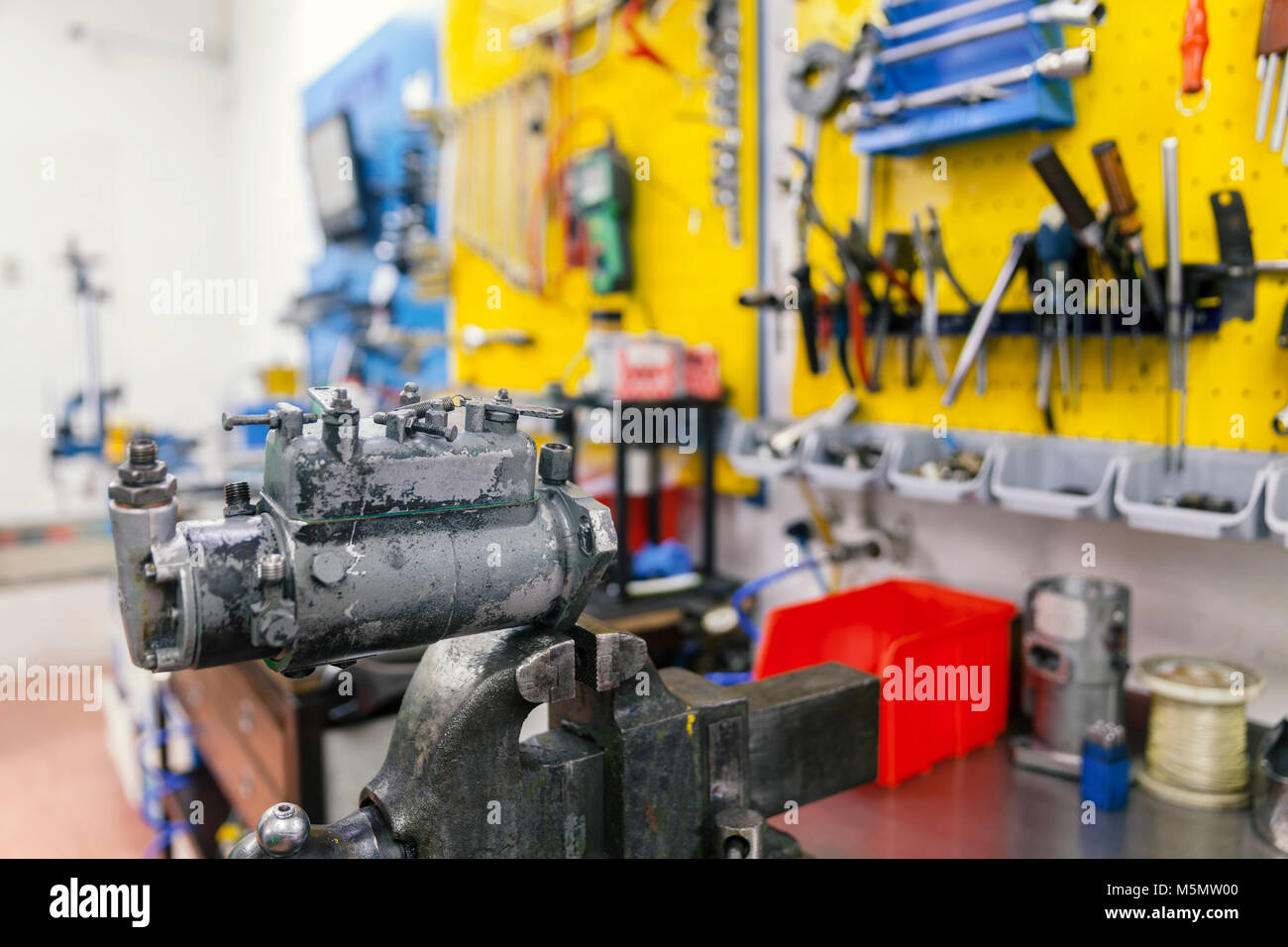 Engine test bench hi-res stock photography and images - Alamy
