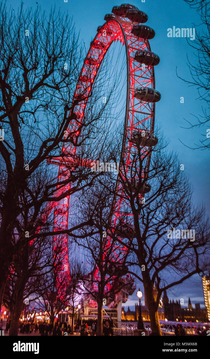 Things to do in london in winter hi-res stock photography and images ...