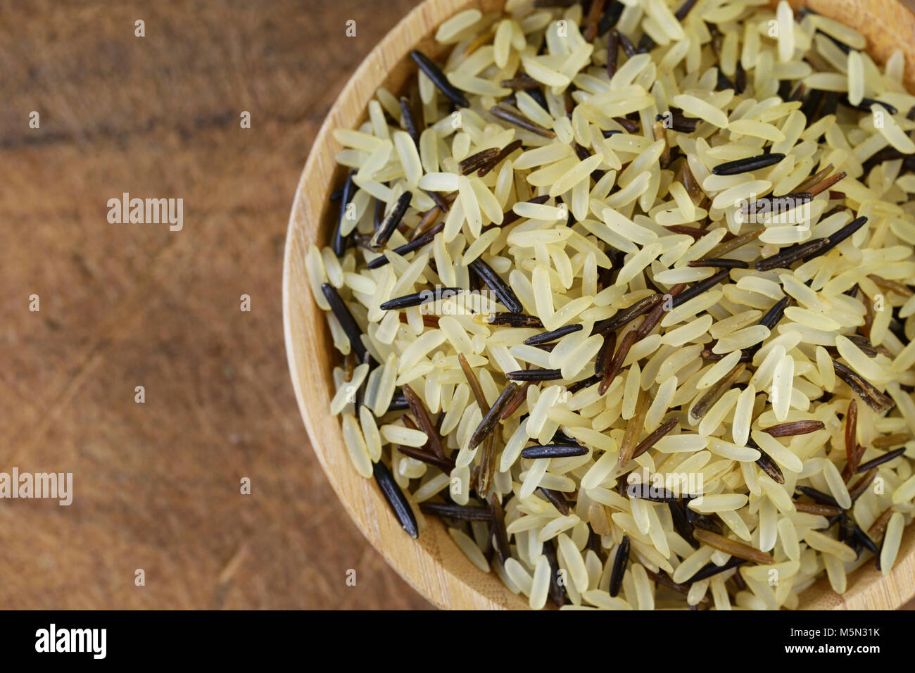 mix of white and black (wild) rice for healthy food Stock Photo - Alamy