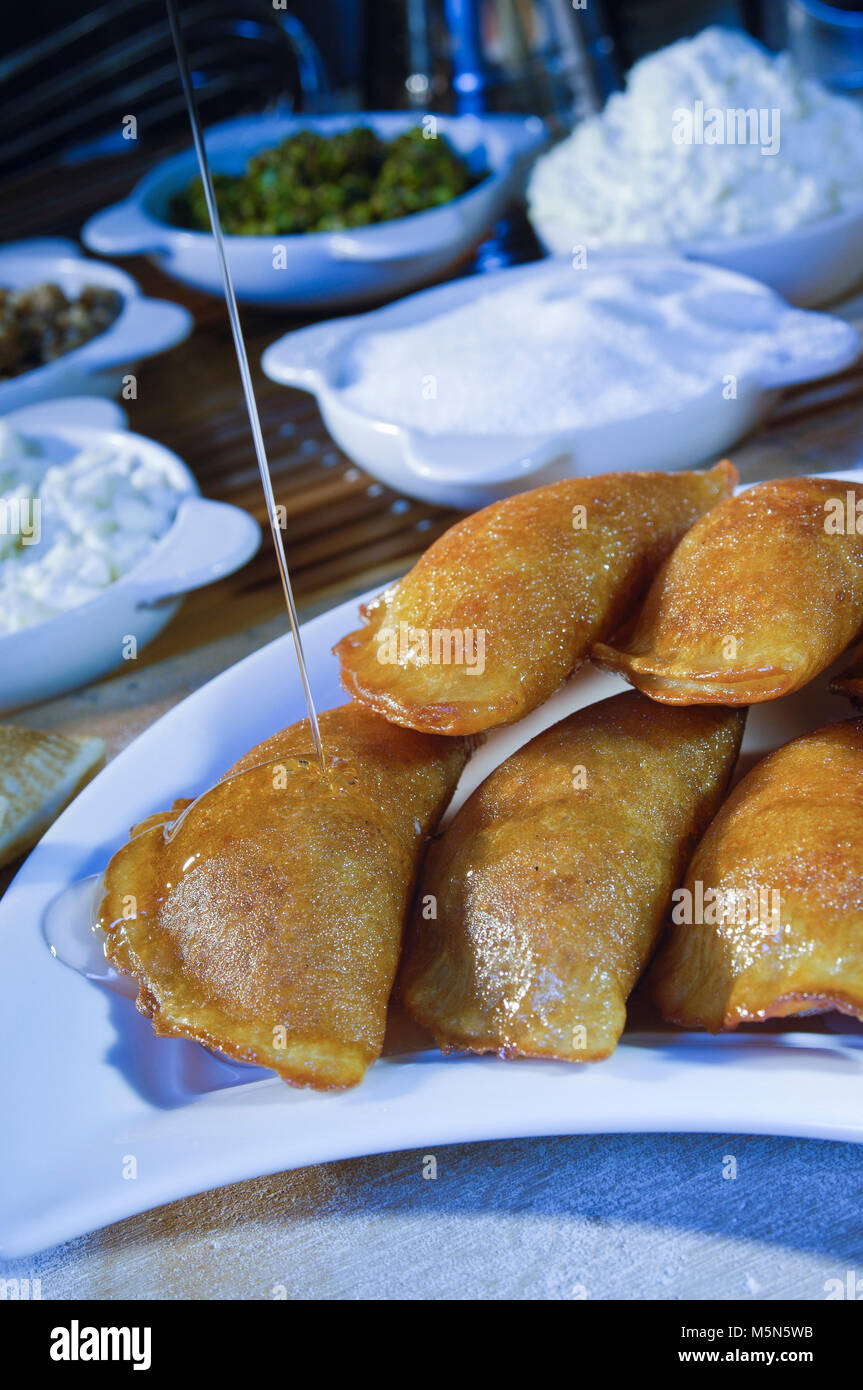 Arabic sweets hi-res stock photography and images - Alamy