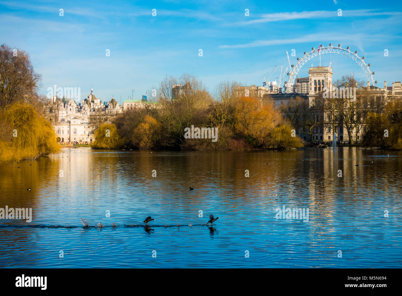 Winter london light hi-res stock photography and images - Alamy