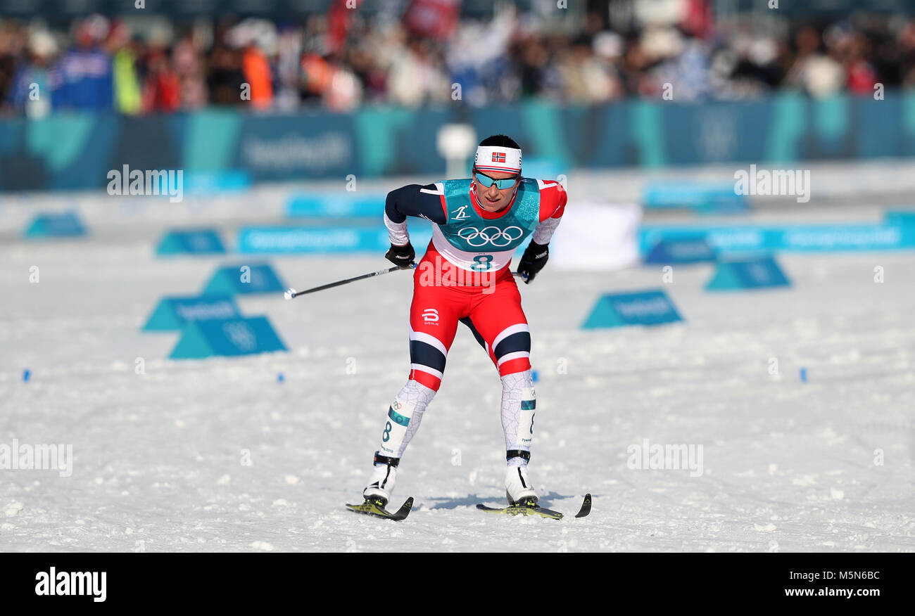 Norway's Marit Bjoergen on her way to gold in the Ladies' 30km Mass ...