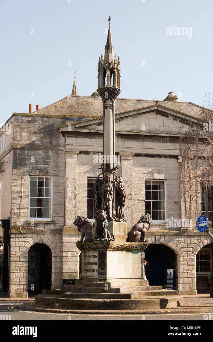 the monument in the middle of saint james square in the town centre of ...