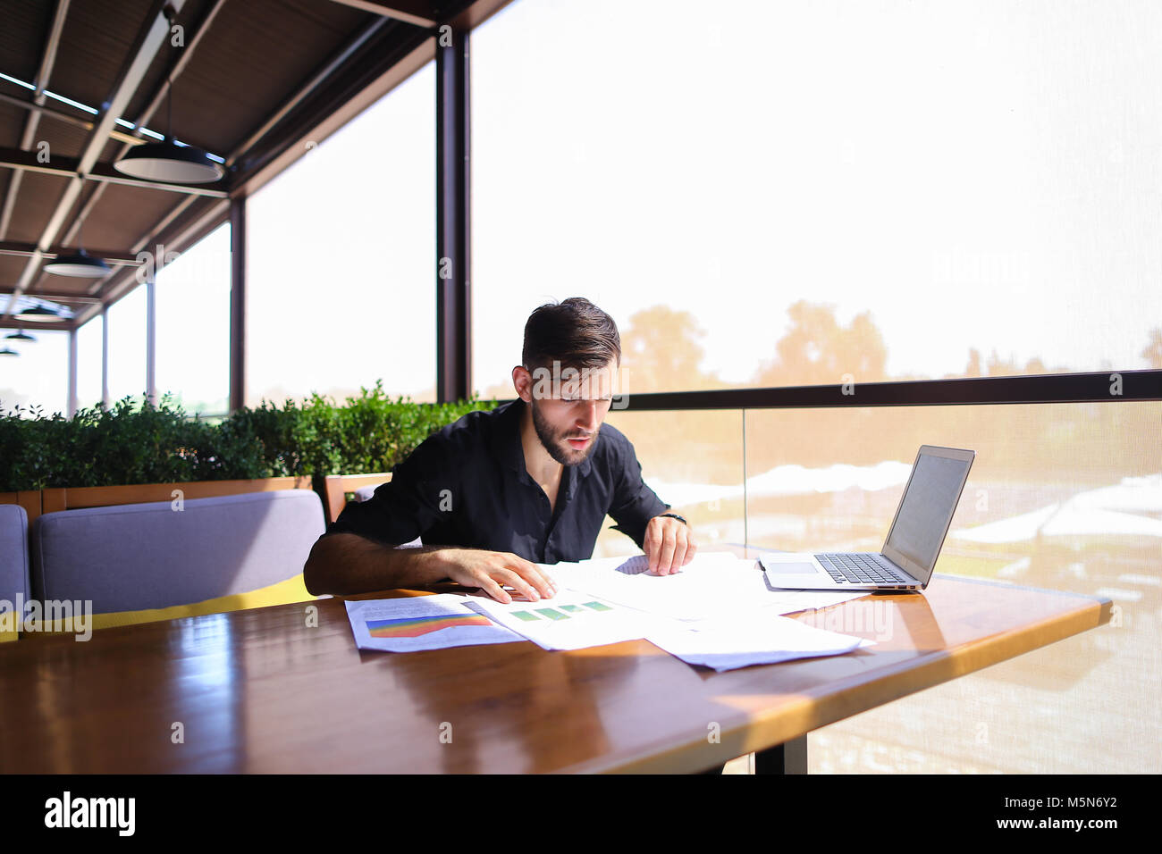 Office worker sorting papers hi-res stock photography and images - Alamy