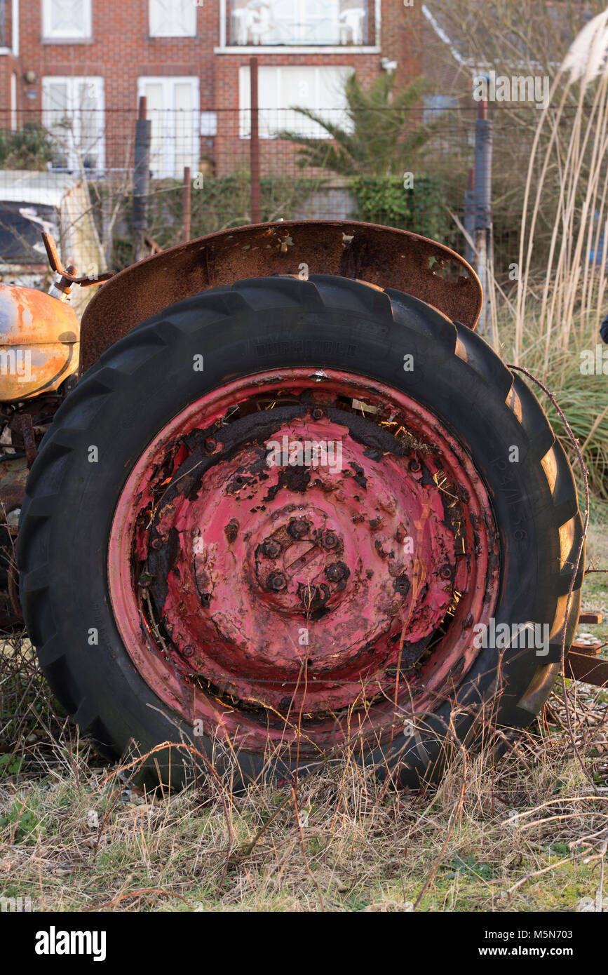 Farmyards hi-res stock photography and images - Alamy