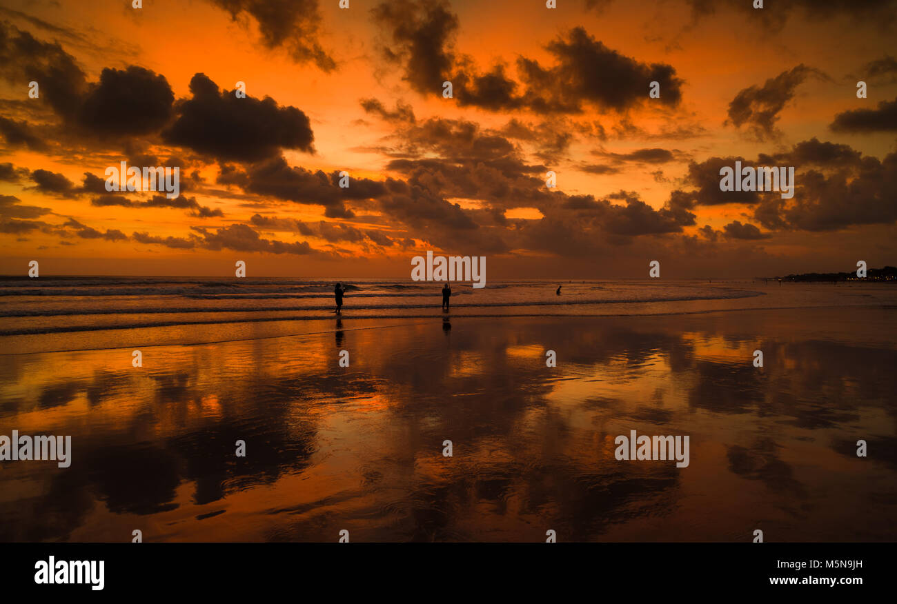Shore and sunset hi-res stock photography and images - Alamy