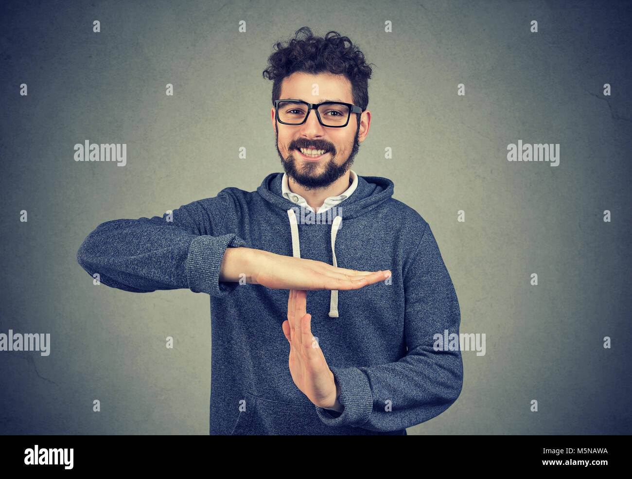 Time out signal hi-res stock photography and images - Alamy
