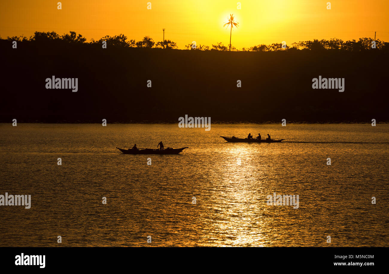 Traditional boats at sunset. Donsol - Philippines Stock Photo - Alamy
