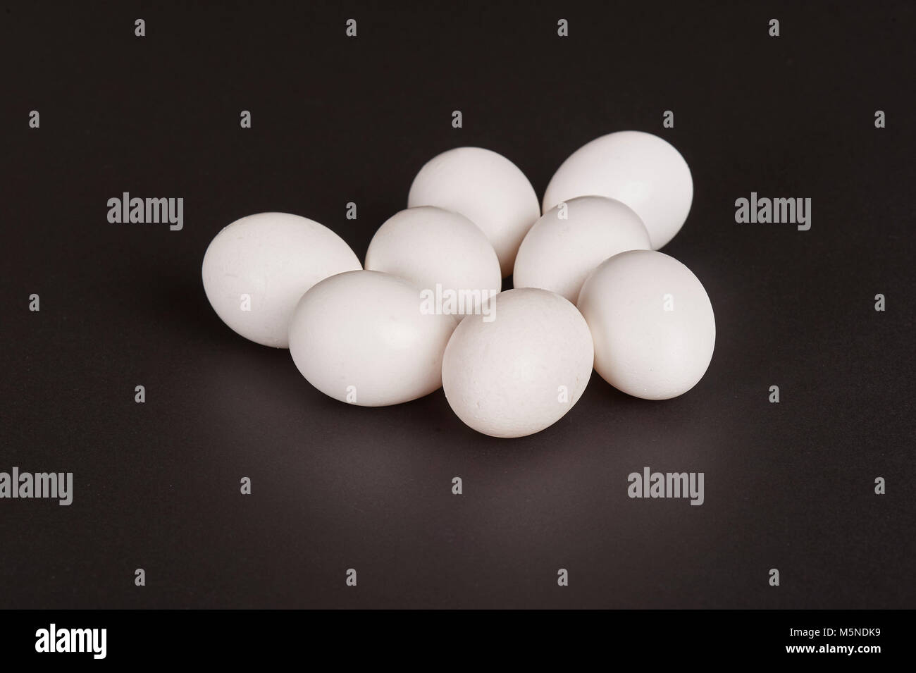 Extra large eggs hi-res stock photography and images - Alamy