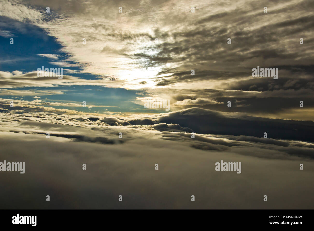 Airplane cockpit and storm hi-res stock photography and images - Alamy