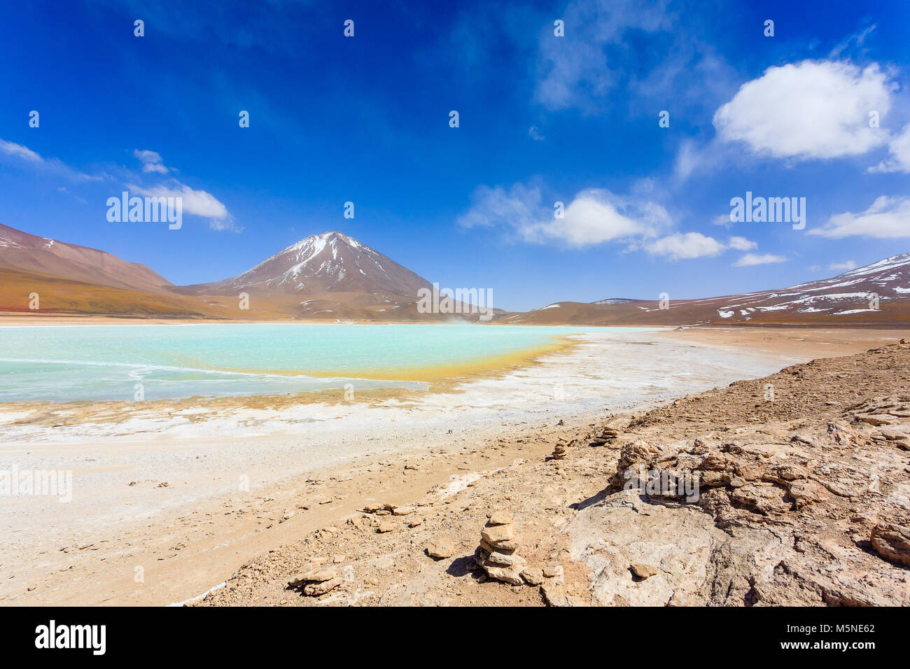 Laguna Verde landscape,Bolivia.Beautiful bolivian panorama.Green lagoon ...