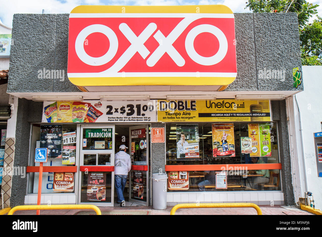 Mexican shop front hi-res stock photography and images - Alamy