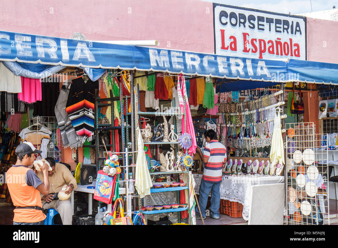 Mexican shop front hi-res stock photography and images - Alamy