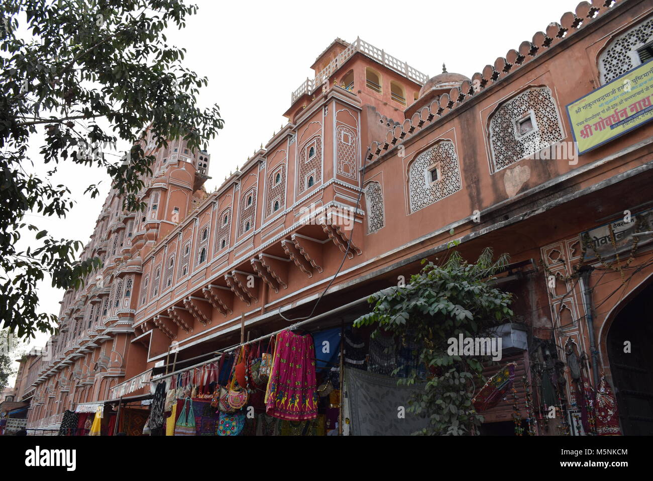 The facade of a typical red building in Jaipur, Rajasthan, India Stock ...