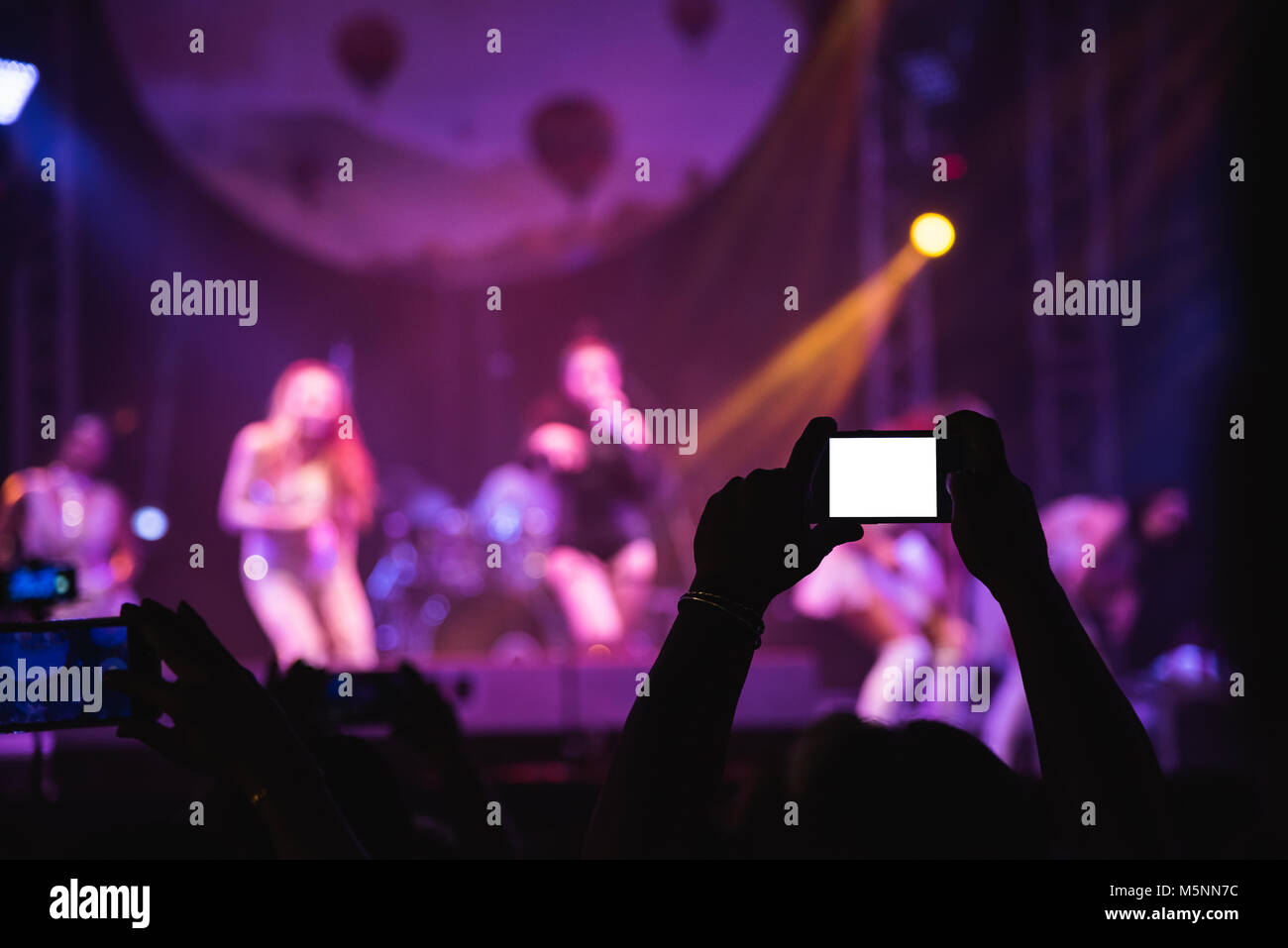 Silhouette video artist concert hi-res stock photography and images - Alamy