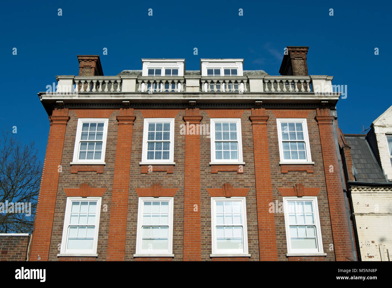 Regency roof hi-res stock photography and images - Alamy