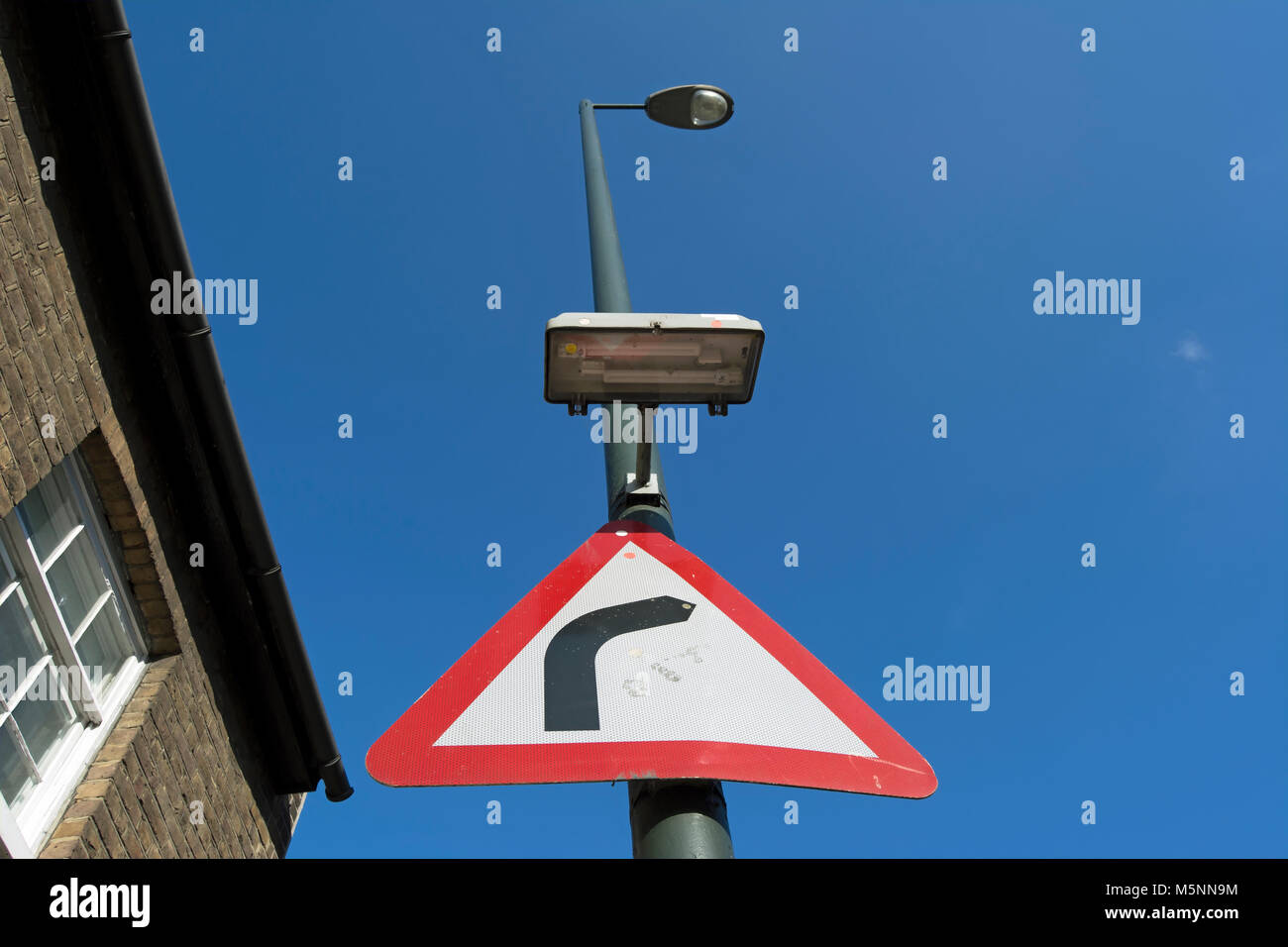 Right hand bend hi-res stock photography and images - Alamy