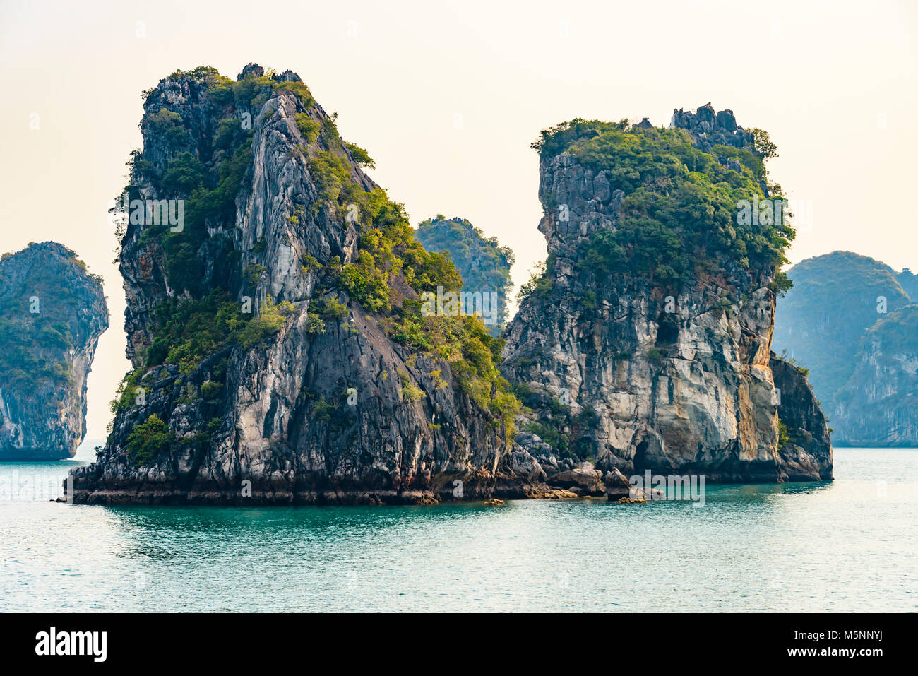 Karst limestone islands of Halong Bay, Vietnam Stock Photo - Alamy