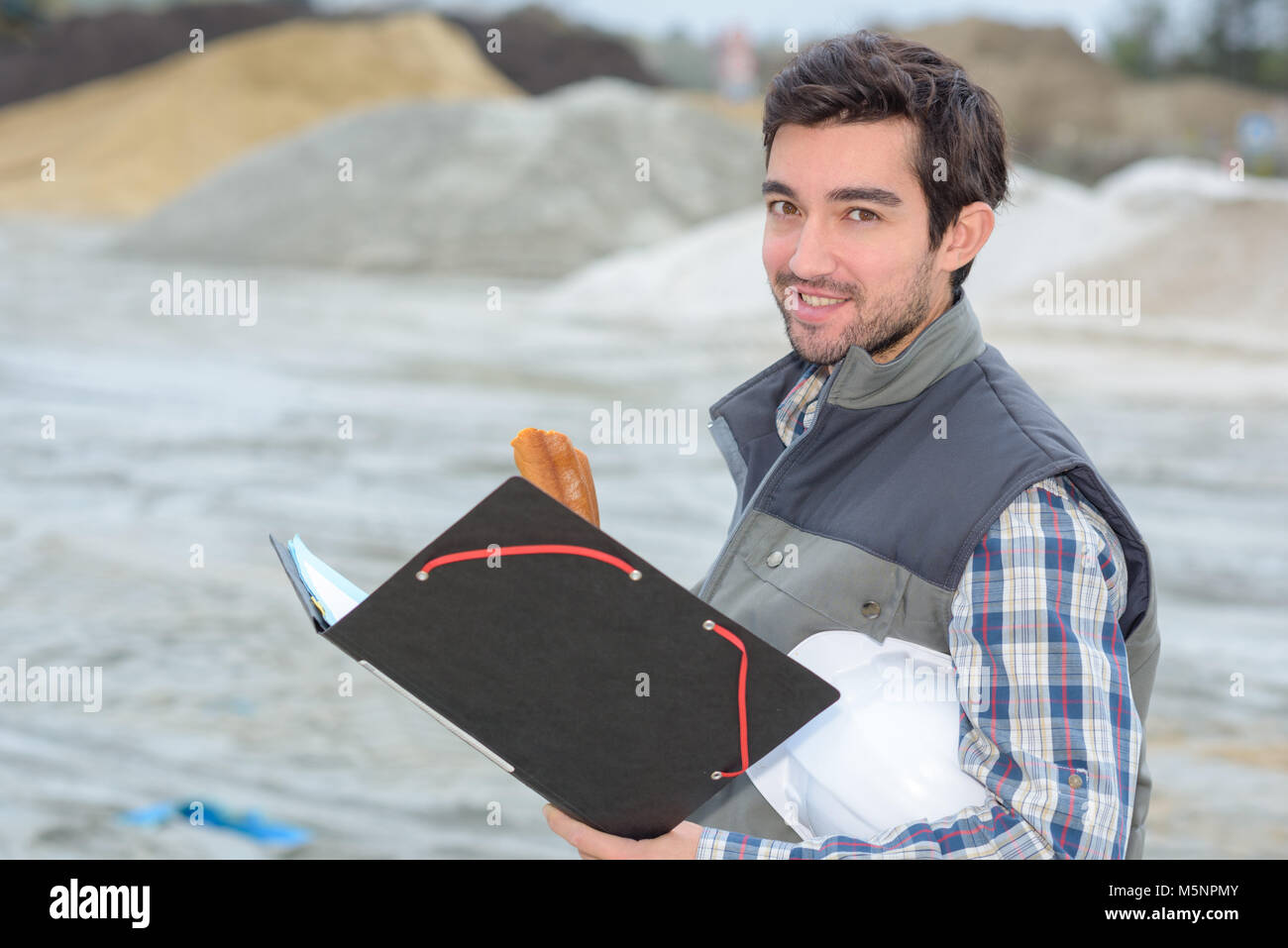 Bread shipment hi-res stock photography and images - Alamy