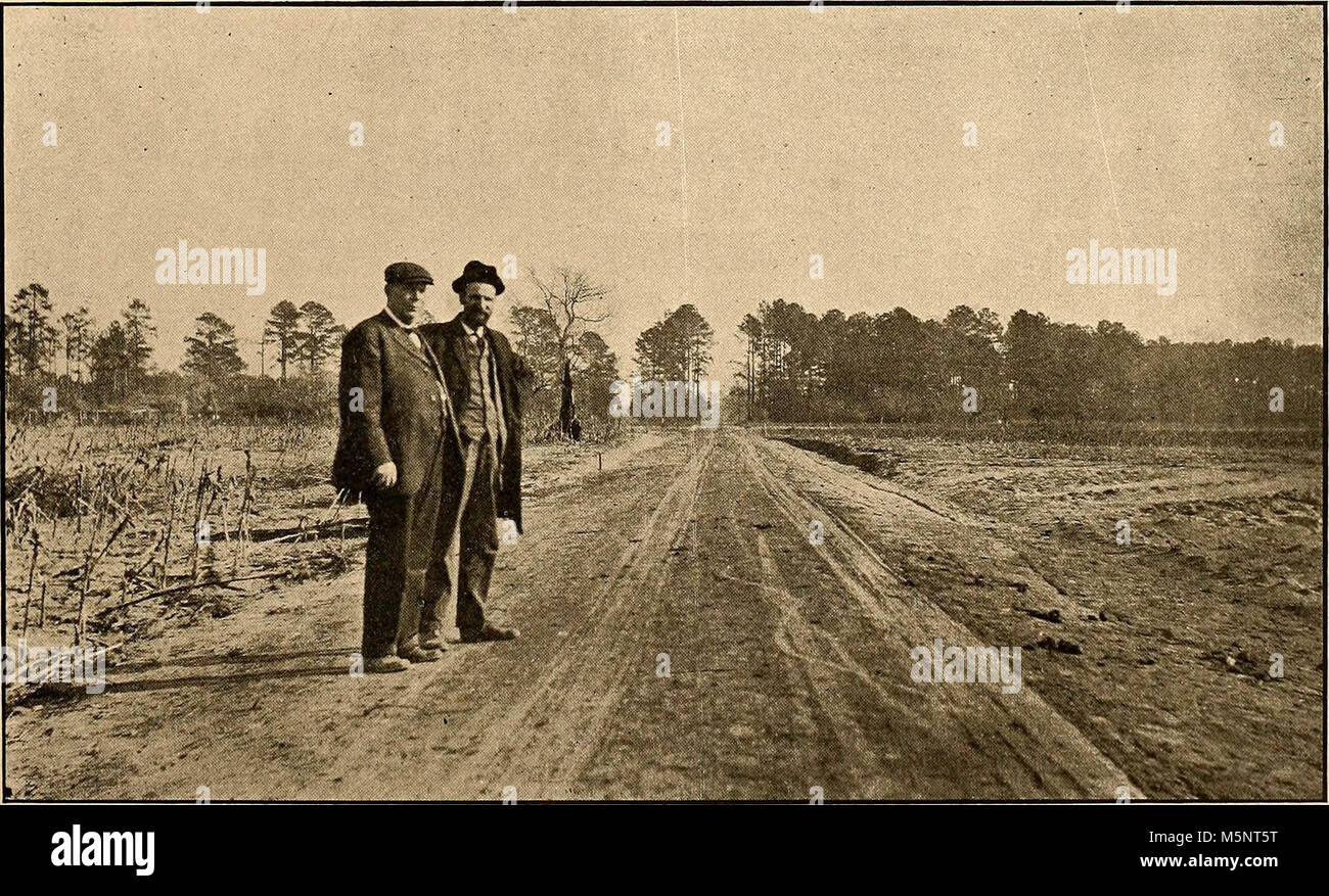 "Southern good roads" (1910 Stock Photo - Alamy