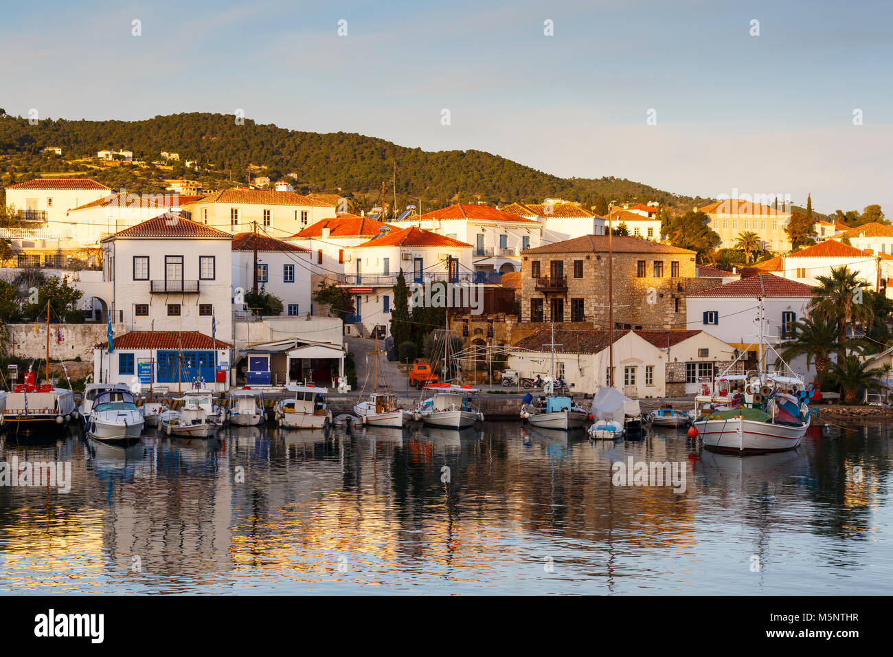 Spetses hi-res stock photography and images - Alamy