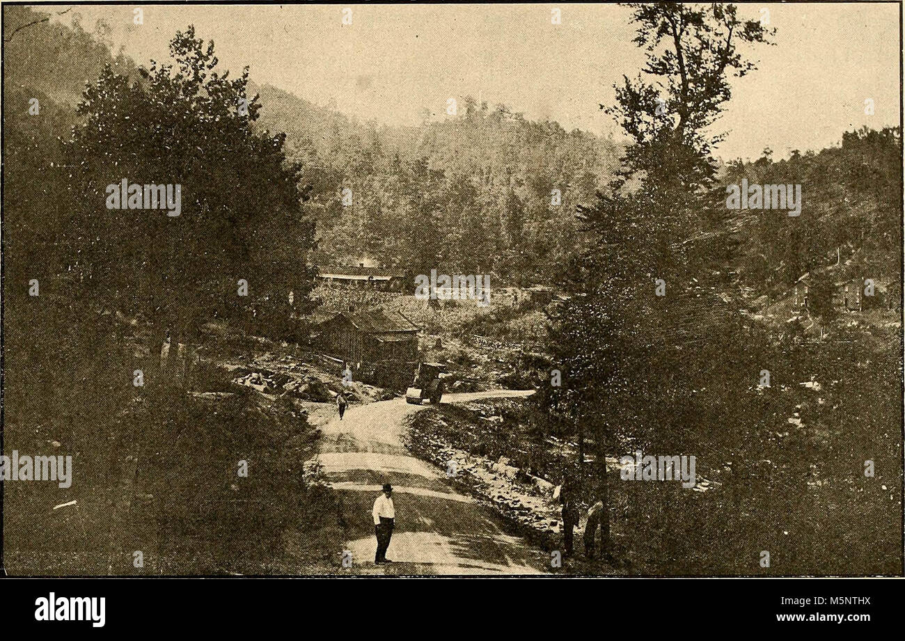 "Southern good roads" (1910 Stock Photo - Alamy