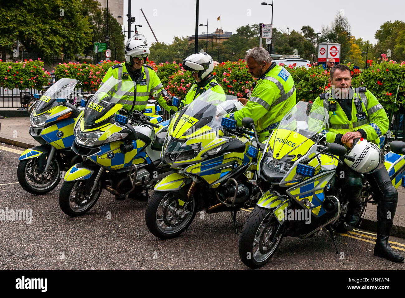 Metropolitan police motorbikes hi-res stock photography and images - Alamy