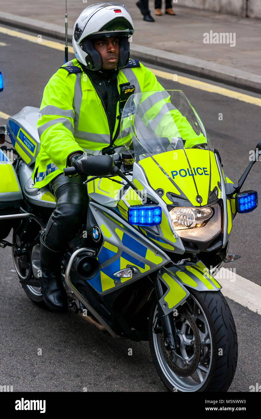 Met police motorcyclist hi-res stock photography and images - Alamy