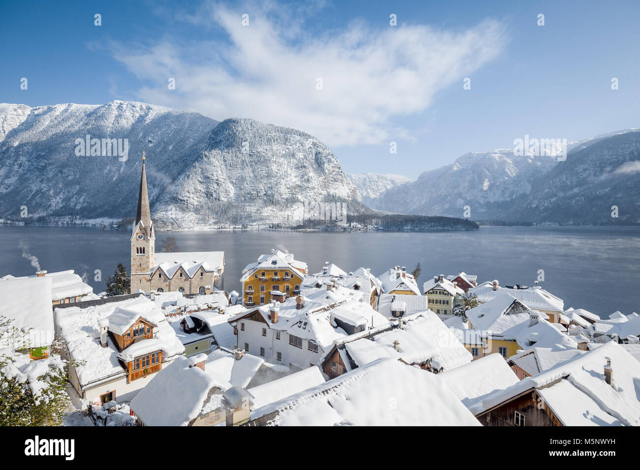 Hallstatt austria snow hi-res stock photography and images - Alamy