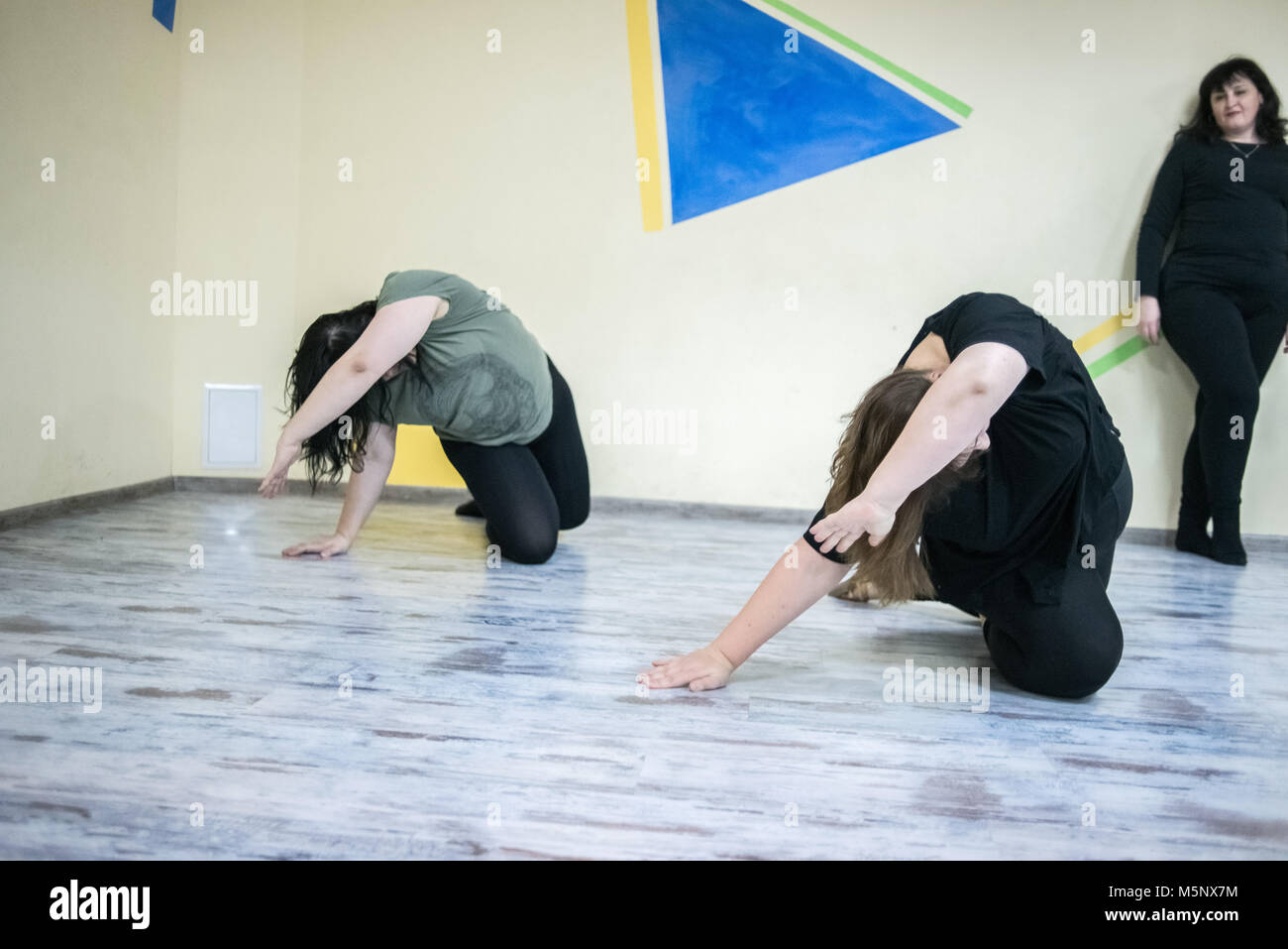 Dancing lesson at the first dancing school in Ukraine for plus size ...