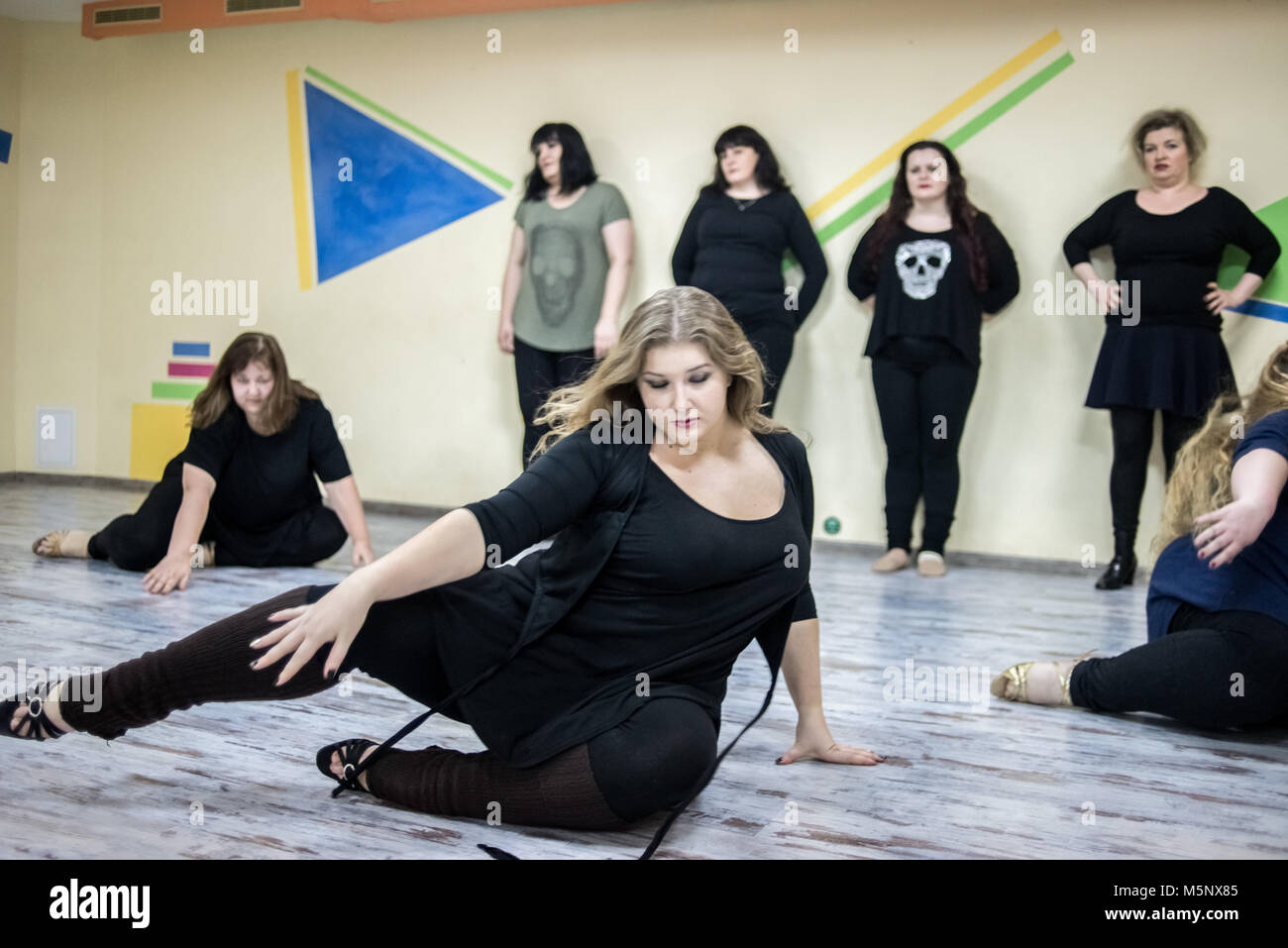 Dancing lesson at the first dancing school in Ukraine for plus size ...