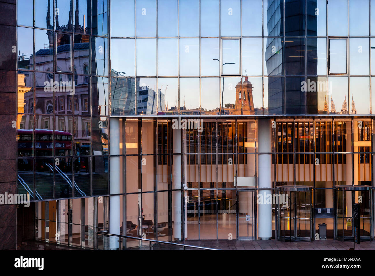 No 1 london bridge hi-res stock photography and images - Alamy