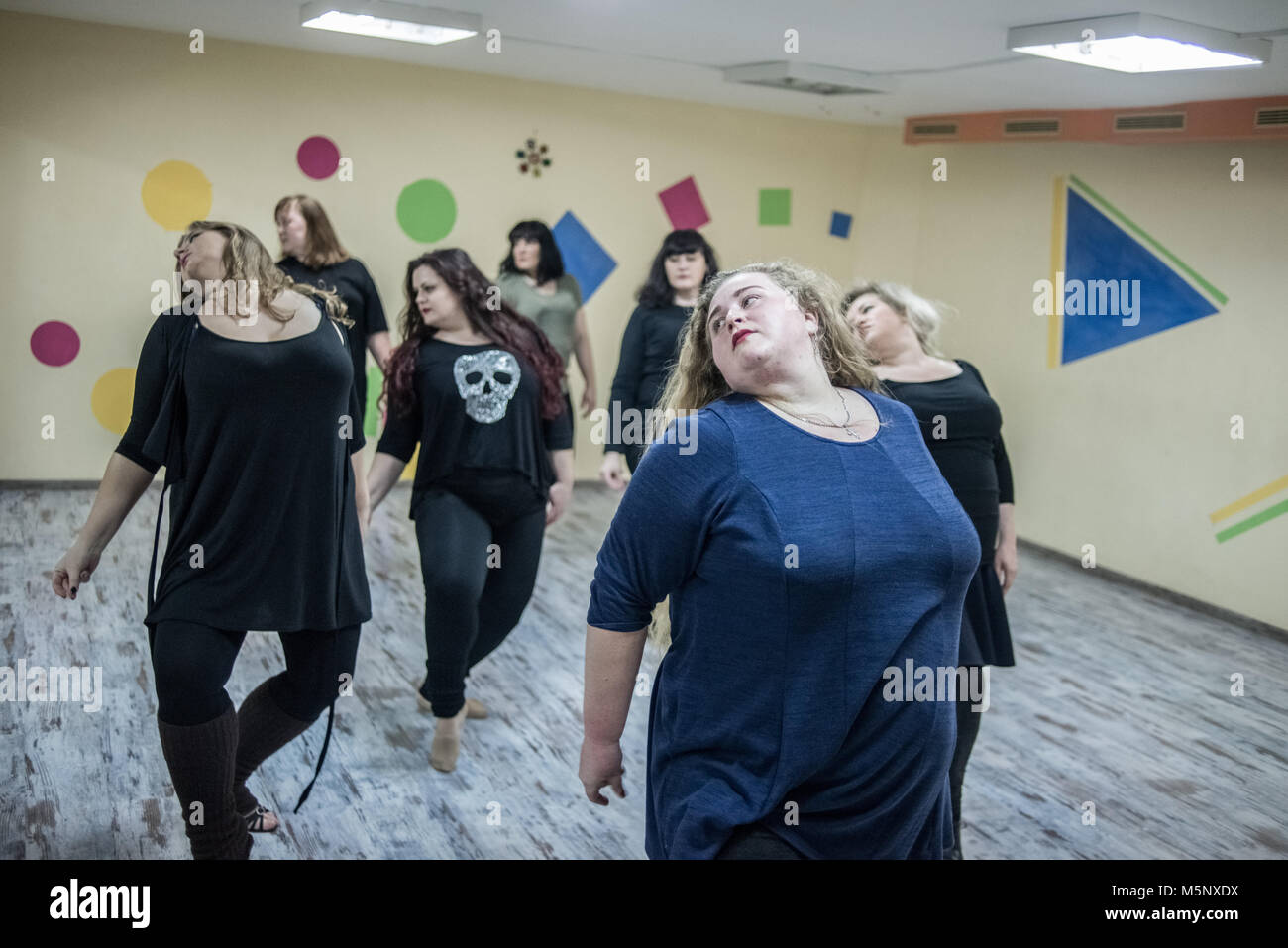 Dancing lesson at the first dancing school in Ukraine for plus size ...