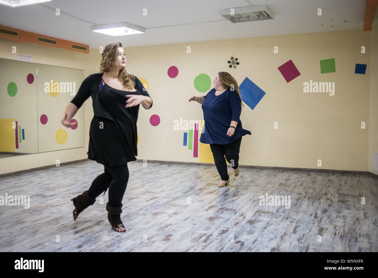 Dancing lesson at the first dancing school in Ukraine for plus size ...