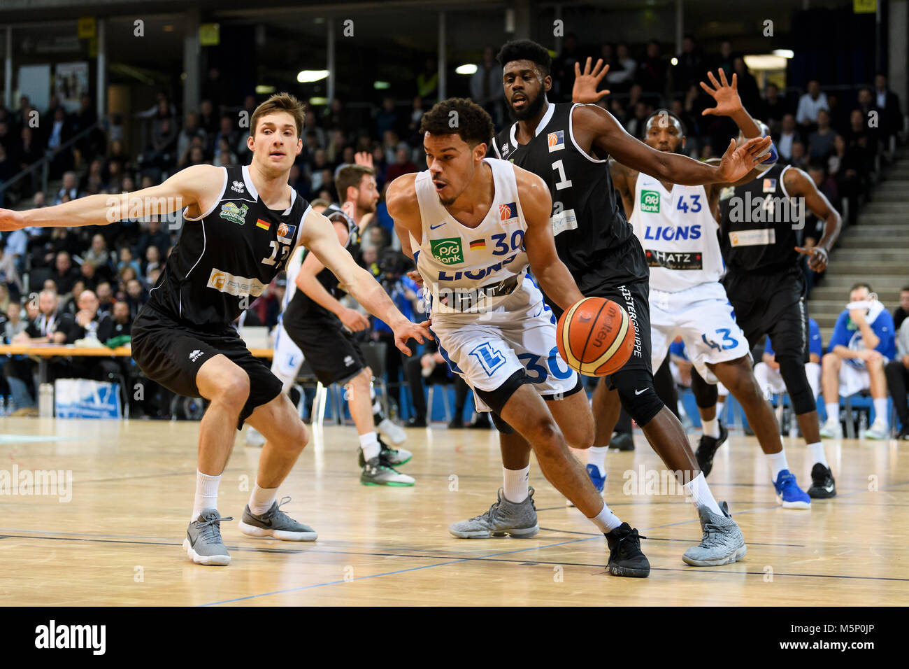 Karlsruhe, Deutschland. 24th Feb, 2018. Jarelle Alexander Reischel ...