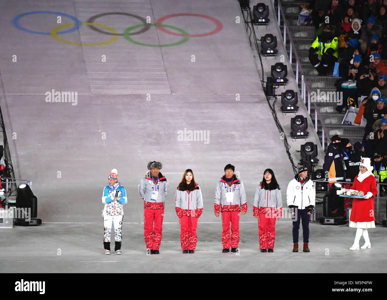 Pyeongchang, South Korea. 25th Feb, 2018. Representatives of volunteers ...