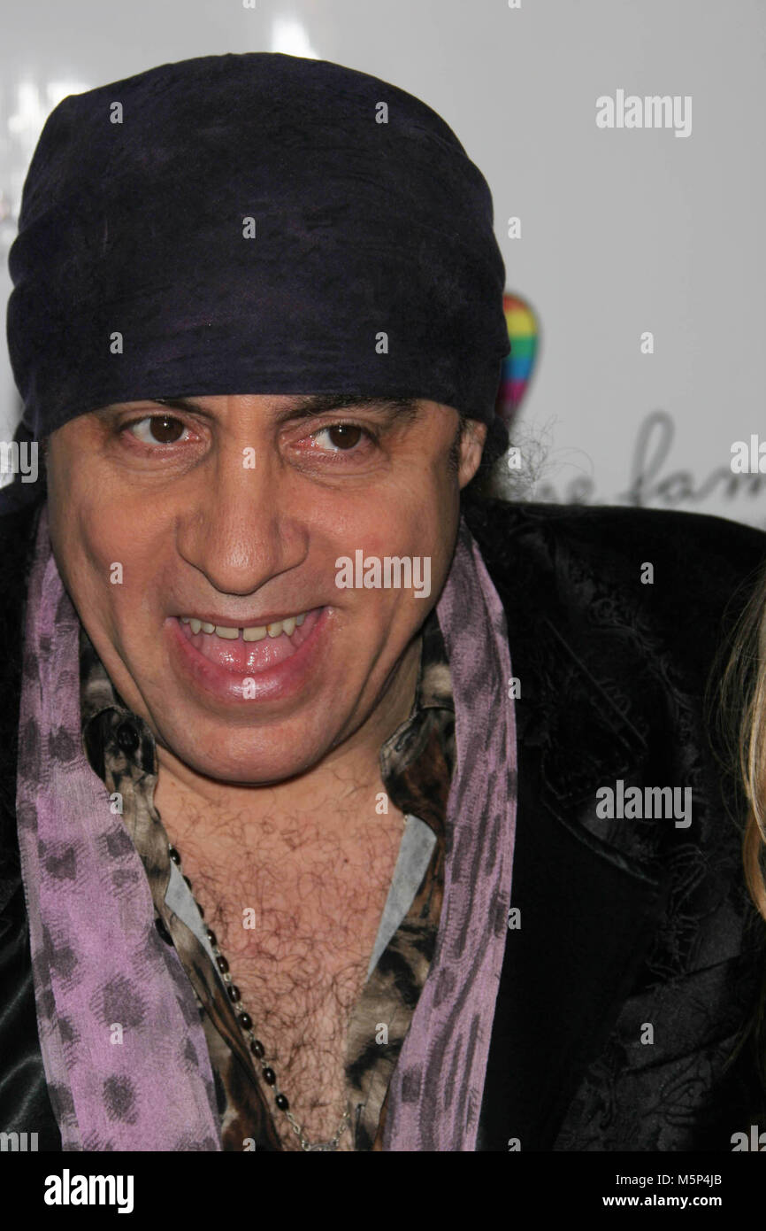 CelebrityArchaeology.com 2006 FILE PHOTO STEVAN VAN ZANDT AND WIFE ...