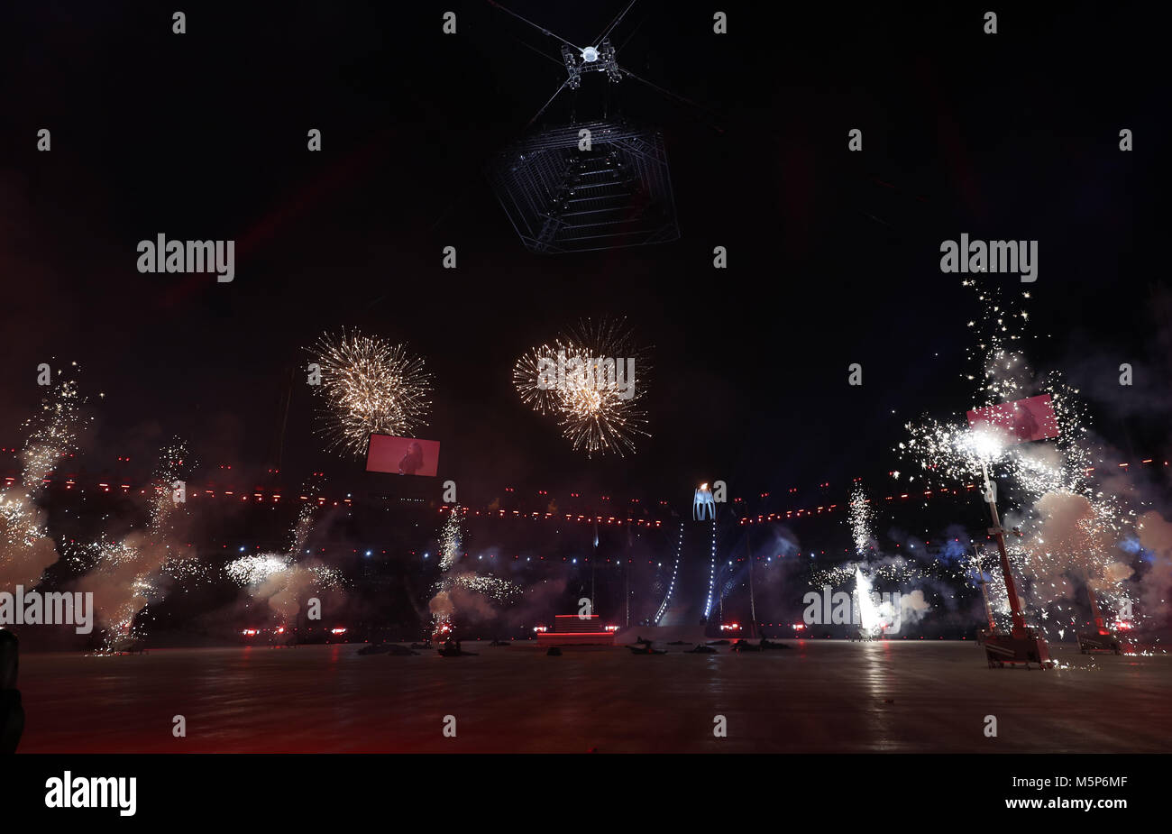 Pyeongchang, South Korea. 25th Feb, 2018. Photo shows the fireworks at ...