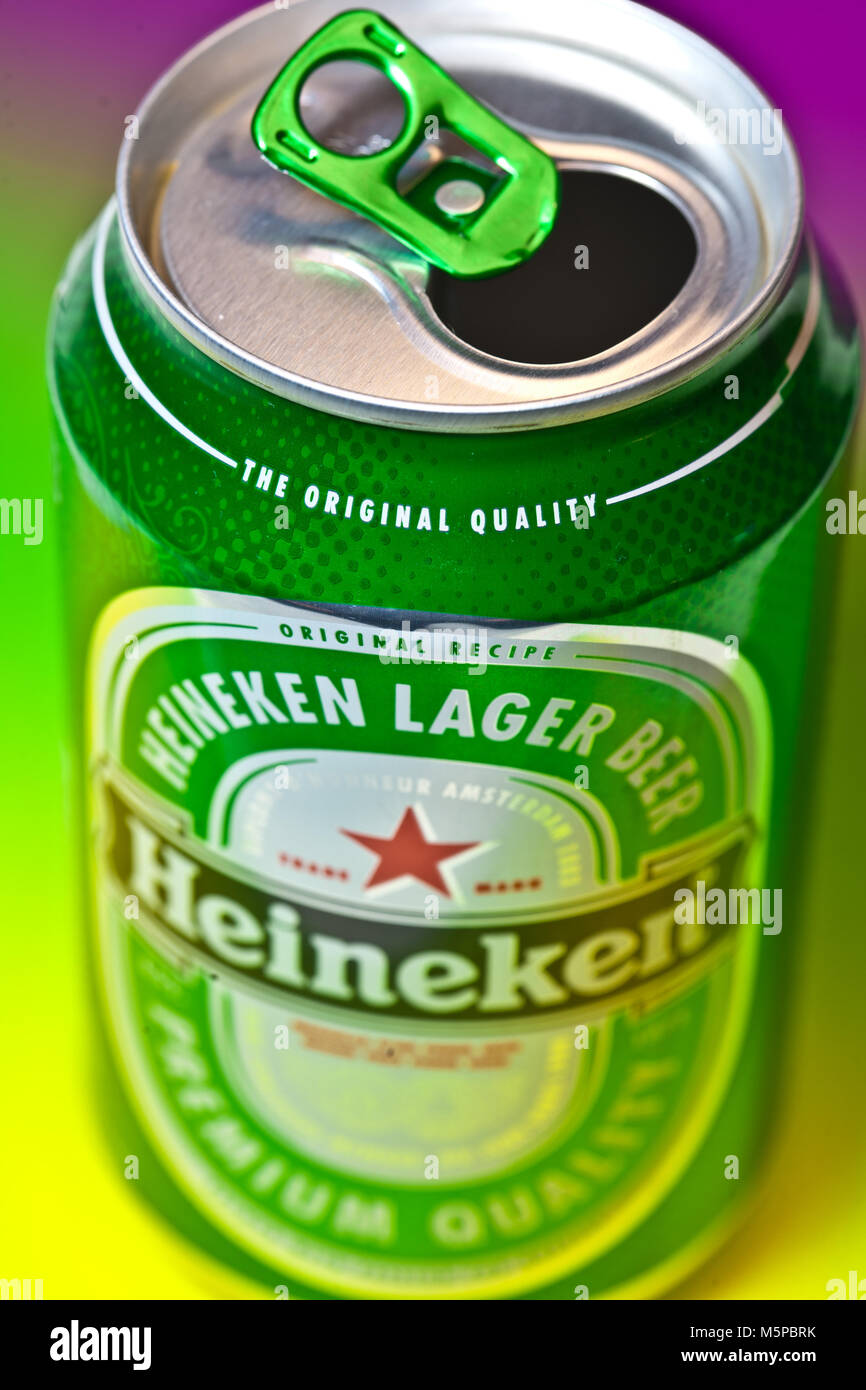 closeup picture of a green beer can Stock Photo - Alamy