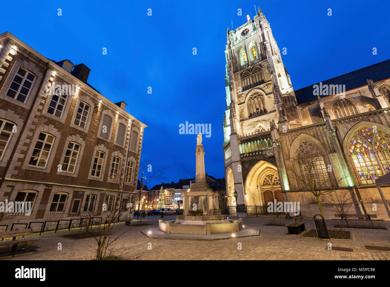 Tongeren Basilica at night. Tongeren, Wallonia, Belgium Stock Photo - Alamy