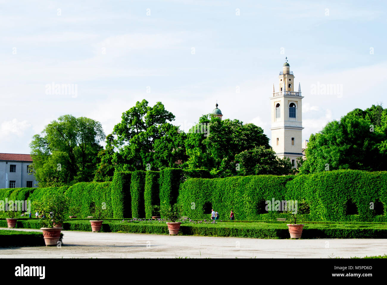 Italian park hi-res stock photography and images - Alamy