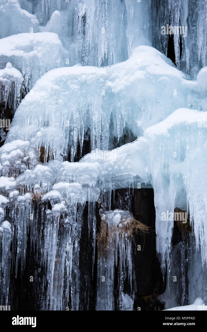 Frozen waterfall close-up Stock Photo - Alamy