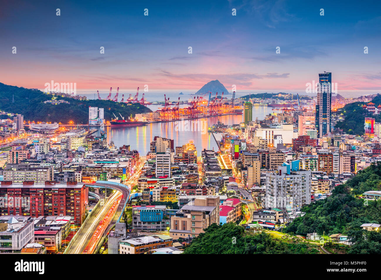 Port of taipei hi-res stock photography and images - Alamy