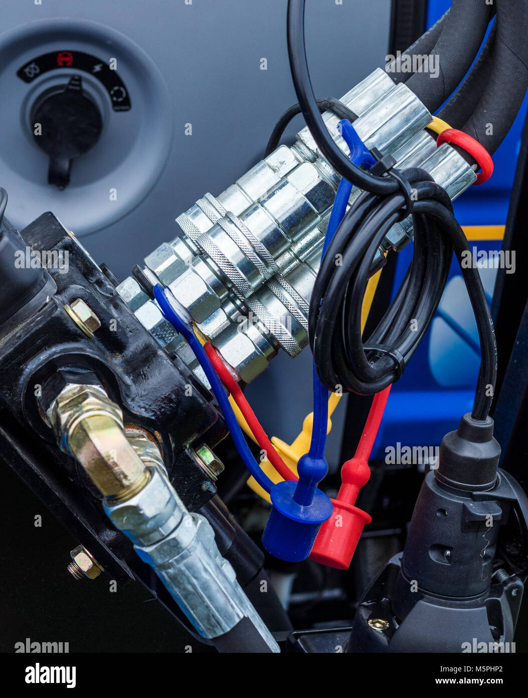 Hydraulic connections hi-res stock photography and images - Alamy