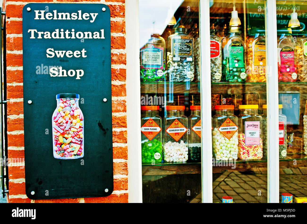 Traditional shop helmsley hi-res stock photography and images - Alamy