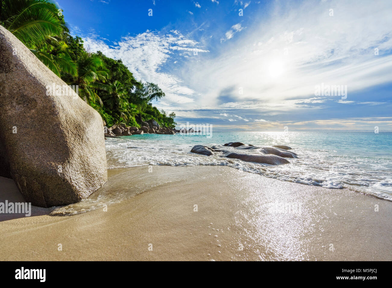 Beach rocks turquoise water hi-res stock photography and images - Alamy