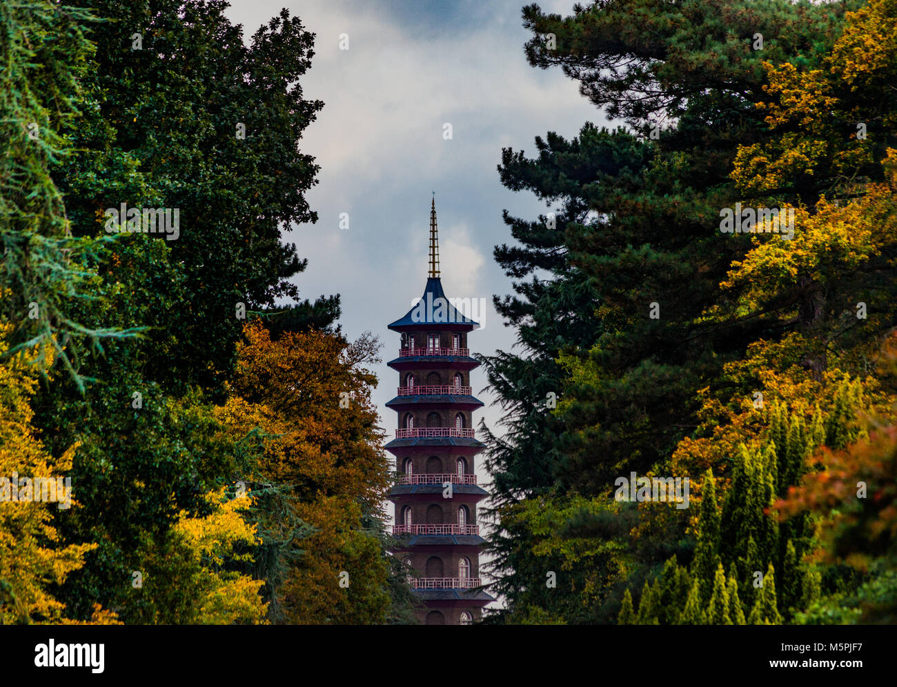Pagoda Tower in Kew Gardens London Stock Photo - Alamy