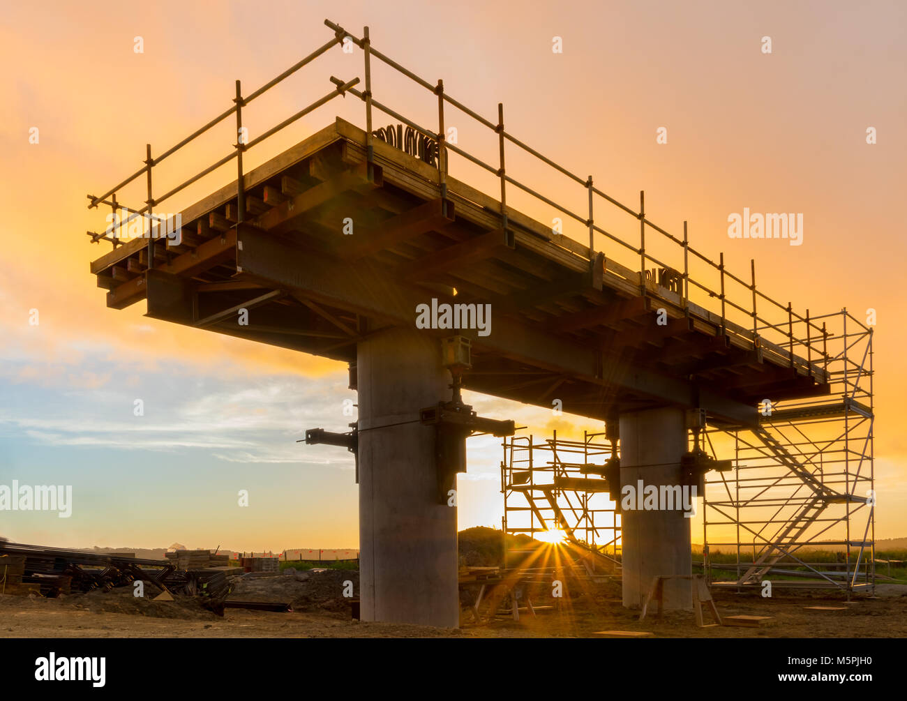 Bridge support scaffolding hi-res stock photography and images - Alamy
