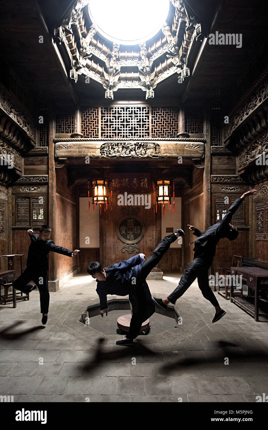 Kung fu master hi-res stock photography and images - Alamy